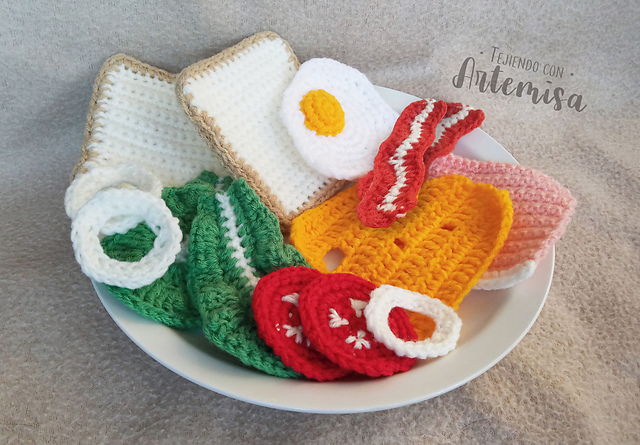 Ravelry: Set Sandwich pattern by Daniela López