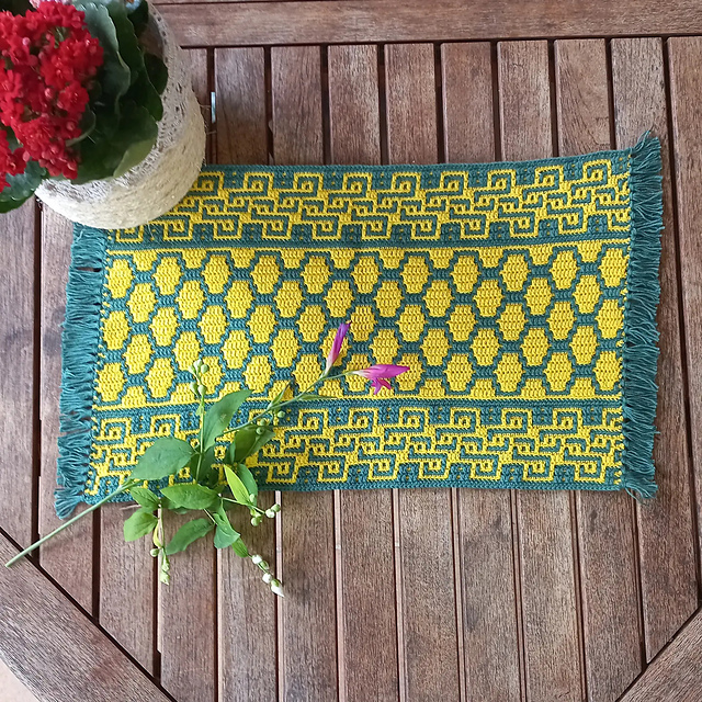 Ravelry: table runner mosaic pattern by Jose Campaner