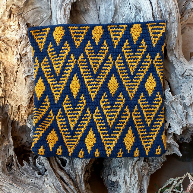 Ravelry: Rhombus design pattern by Jose Campaner