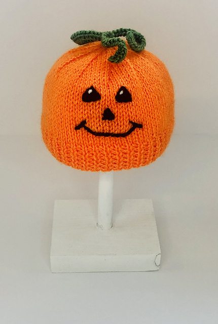 Ravelry: Pumpkin Baby Hat pattern by Arty Crafty Alice