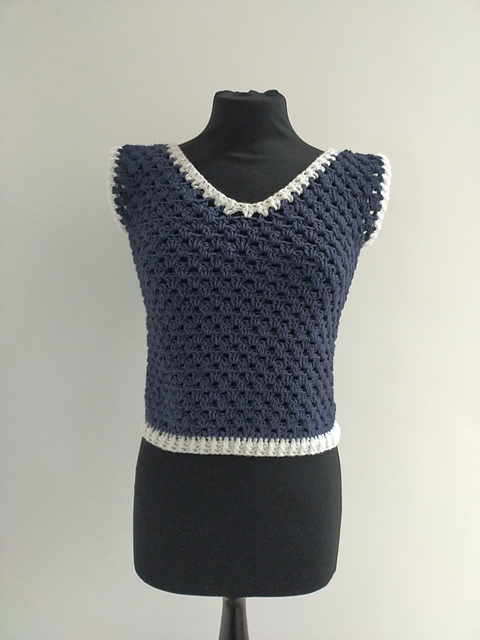 Ravelry: The Plain Jayne Pullover pattern by Holly Patston
