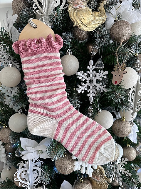 Ravelry: 50s Retro Bobby Sock pattern by Susan Longman