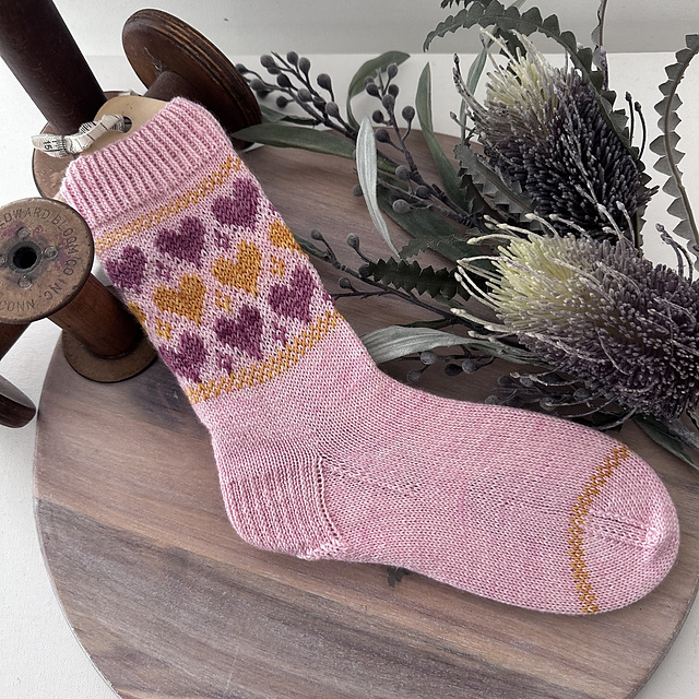 Ravelry: Gold Of Heart Socks pattern by Susan Longman