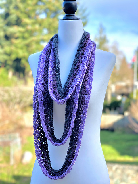 Ravelry: Ivy Lane Infinity Scarf pattern by Ashley Edmonds