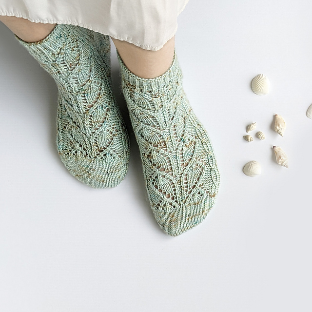 Ravelry: conch shell socks pattern by Kco Szk