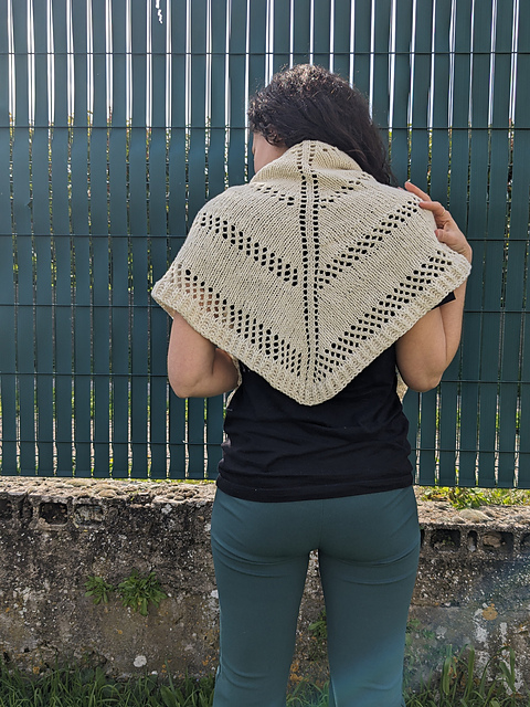 Ravelry: Isabelle pattern by Sidney Rakotoarivelo