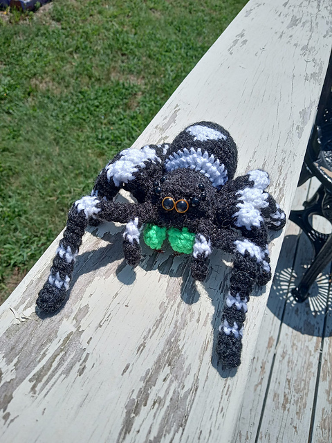 Ravelry: Bold Jumping Spider pattern by Aubrey Haven