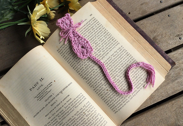 Ravelry: Cat's Meow Bookmark pattern by Sue Stapleton