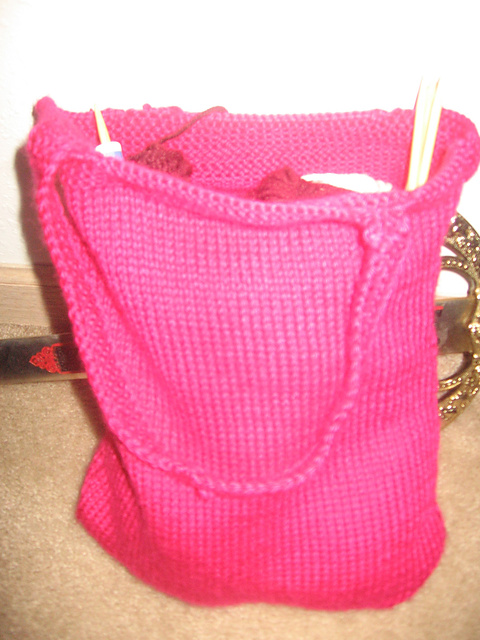 Ravelry: Tote Bag pattern by Gillian Buchanan