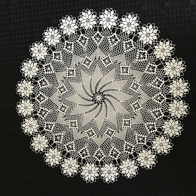 Ravelry: Queen Anne Lace Centerpiece pattern by Elizabeth Hiddleson