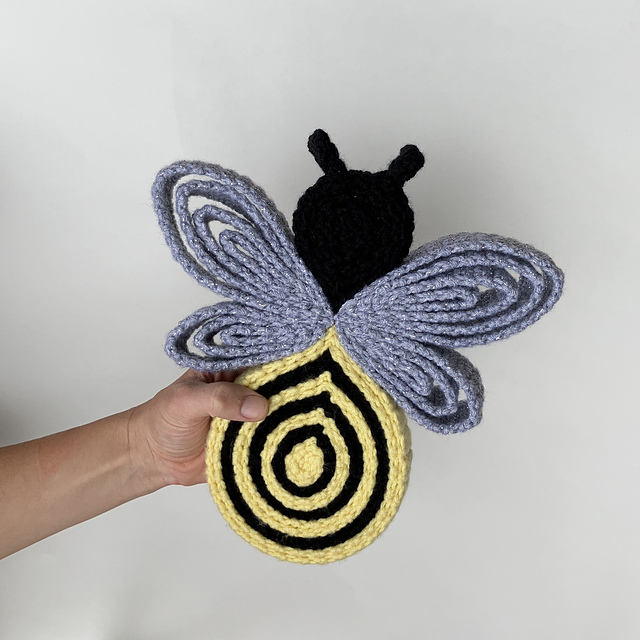 Ravelry: Quilled-Crochet Bee pattern by Audrey Vacha