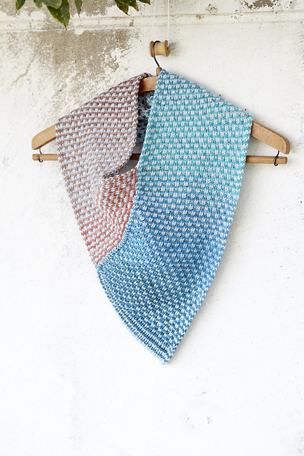 Ravelry: Saman Cowl pattern by Catherine Salter Bayar