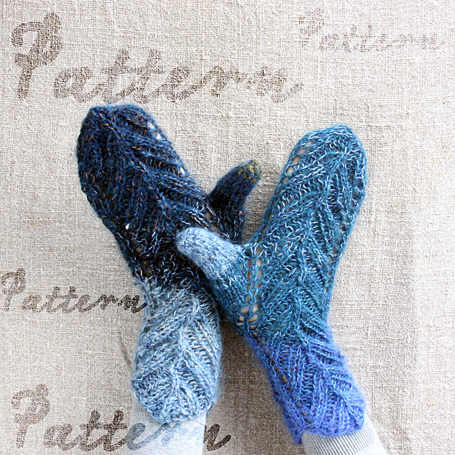 Ravelry: Fairy Diagonal Rib Mittens pattern by Catherine Salter Bayar