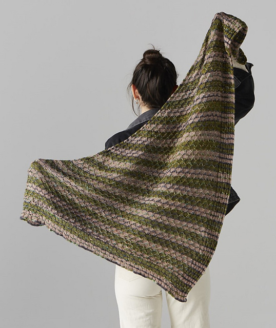 Ravelry: Apasa pattern by Catherine Salter Bayar