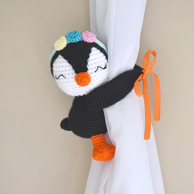 Ravelry: Pippa Penguin curtain tieback pattern by BBadorables