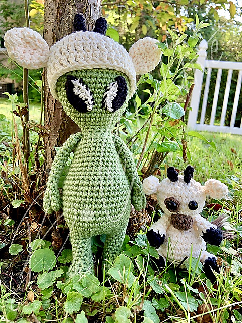 Ravelry: Terres the Terrestrial & Moo-Moo pattern by B. Crochet-tive