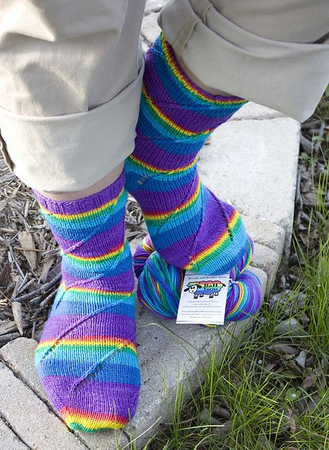 Ravelry: Whirly Twirly pattern by Heather R. Robinson