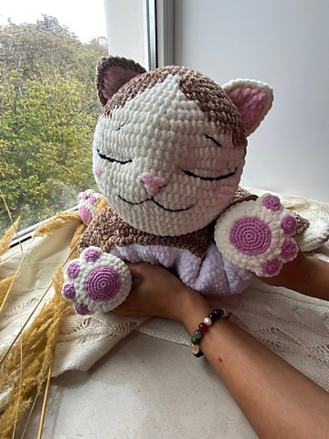 Ravelry: Marshmallow kitty pattern by Alexandra Razinkova