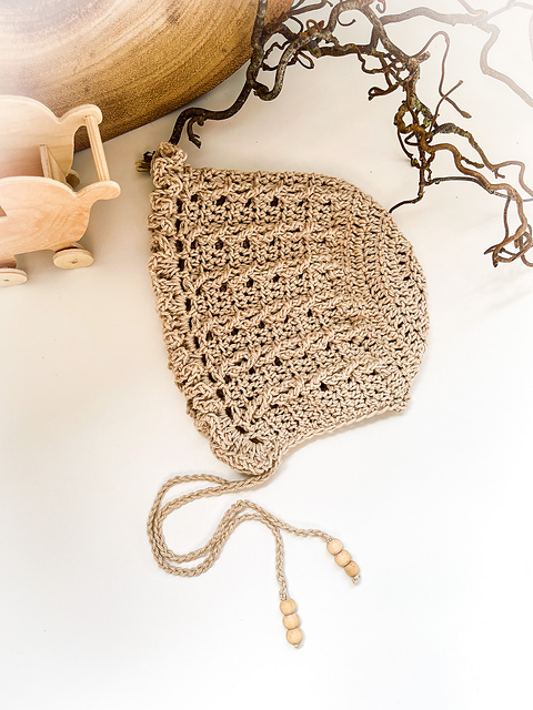 Ravelry: The Margot Bonnet pattern by Karen Petry