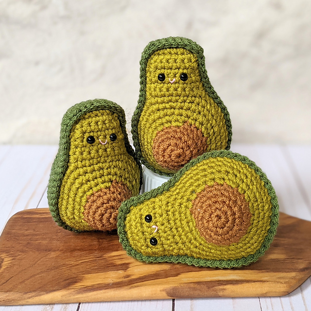 Ravelry: Crochet Avocado pattern by BabyCakes Studios