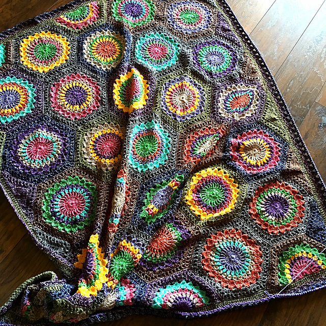 Ravelry: Hexagon Burst pattern by Rachele Carmona