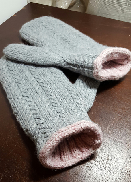 Ravelry: 46th Parallel North Mittens pattern by Natalie Marshall