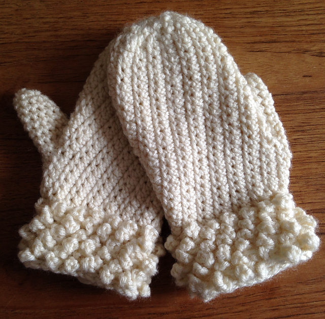Ravelry: Winter Spun Mittens pattern by Golden Strand Studio