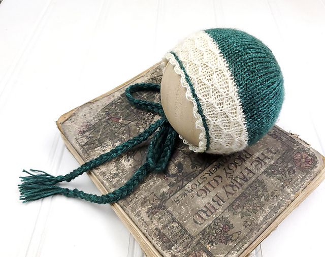 Ravelry: Honey Bonnet pattern by Courtney McCoy