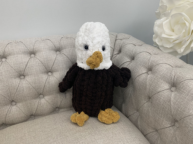 Ravelry: Baby Bald Eagle pattern by Larissa Koedyker