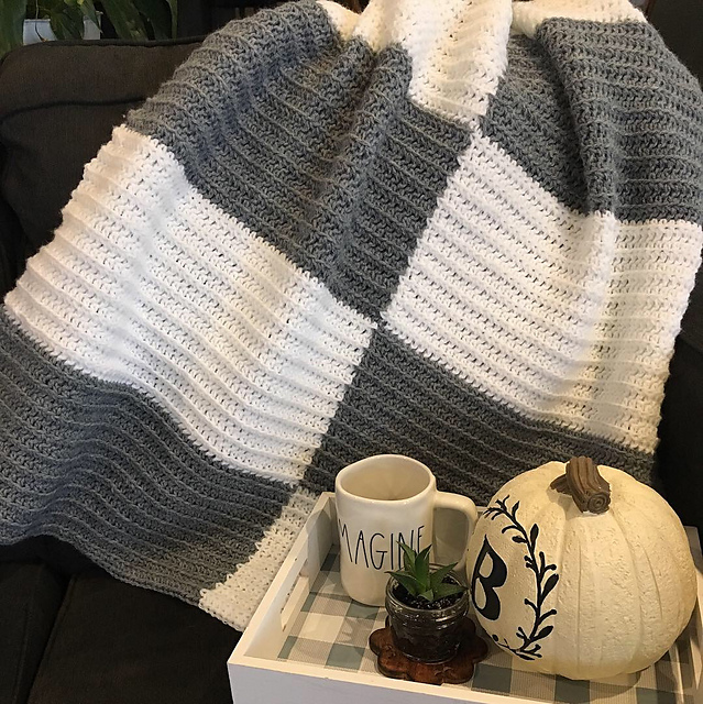 Ravelry: Color Block 2-Color Baby Blanket pattern by Beccie Bennin