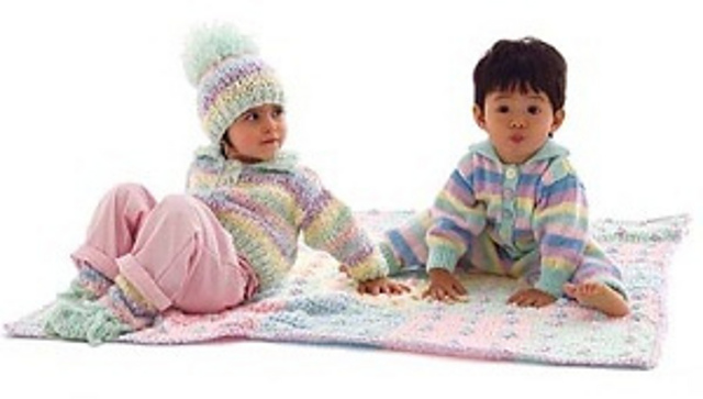 Ravelry: Bend It Like Baby Soccer Set pattern by Lion Brand Yarn