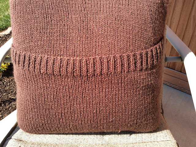 Ravelry: BeenyKnits' Blackberry stitch pillow