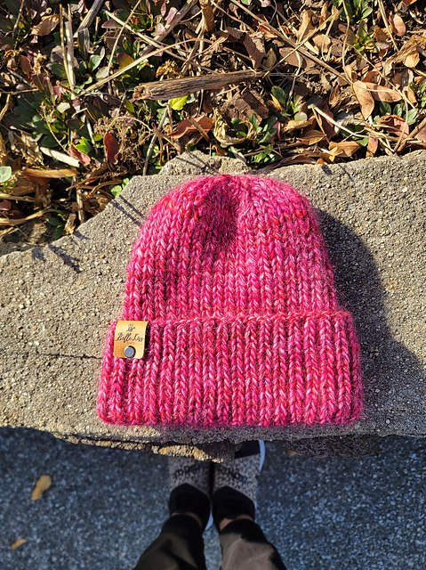 Ravelry: Luxe Cozy Beanie Mecha pattern by Belkis Guardado