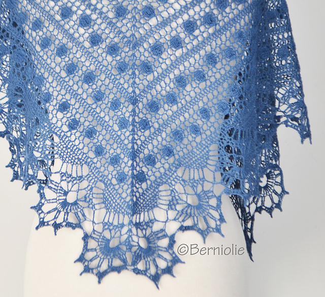 Ravelry: Vanisha pattern by Bernadette Ambergen