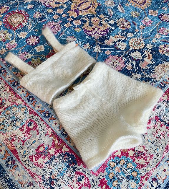 Ravelry: Sensommer sett pattern by Erica Berntsen