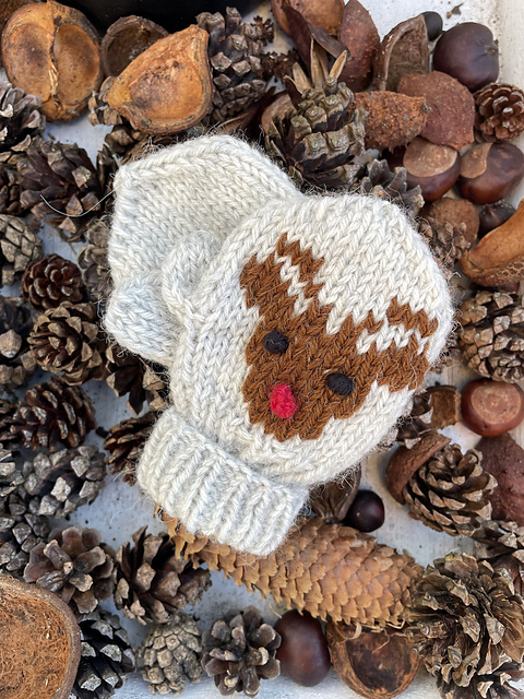 Ravelry: Rudolf Votten pattern by Britt Viken