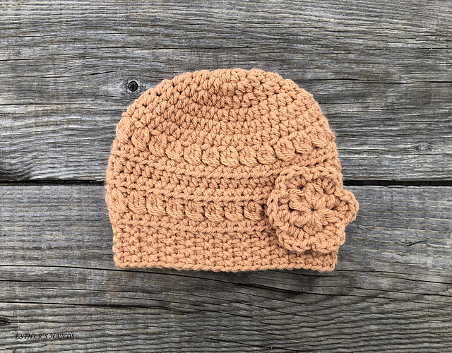 Ravelry: Zoe Beanie pattern by Eszter Csoma