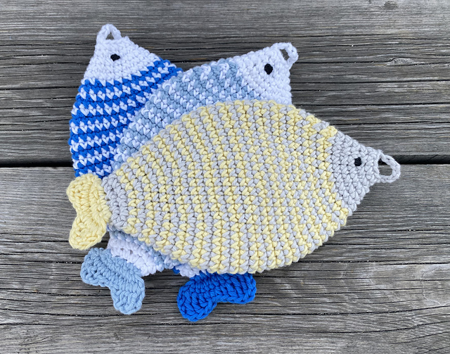 Ravelry: Fish Potholder pattern by Eszter Csoma