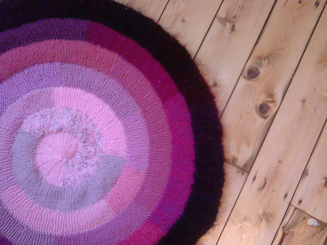 Ravelry: Knitting a Centre-Outwards Spiral pattern by Elizabeth Jarvis