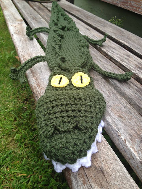 Ravelry: Ghillie-Gator Scarf pattern by Betty Johnson