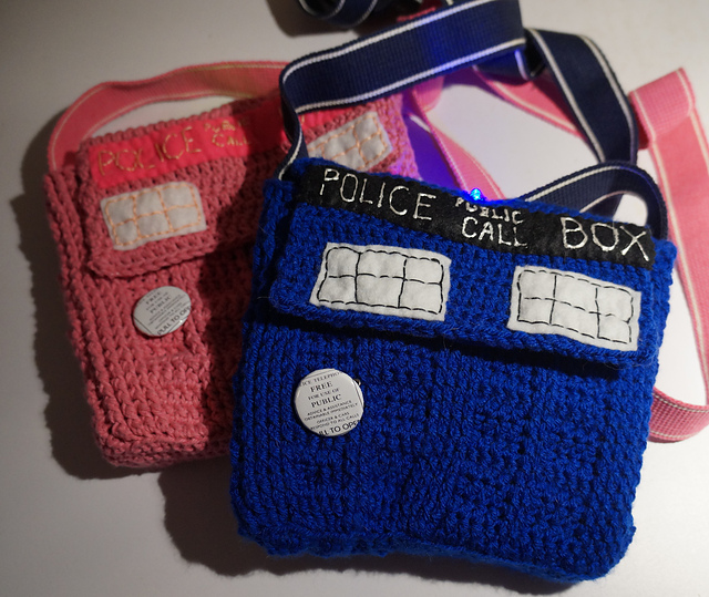 Ravelry: Dr Who Tardis bag with e-textiles pattern by Betty Virago