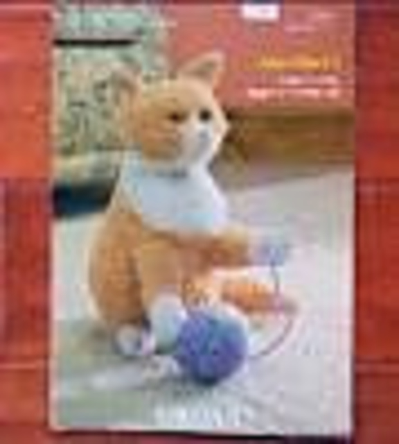 Ravelry: Ginger & White Cat pattern by Alan Dart