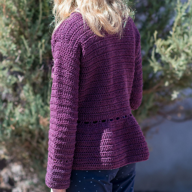 Ravelry: Cardigan Spirit pattern by Joanne Gelderblom