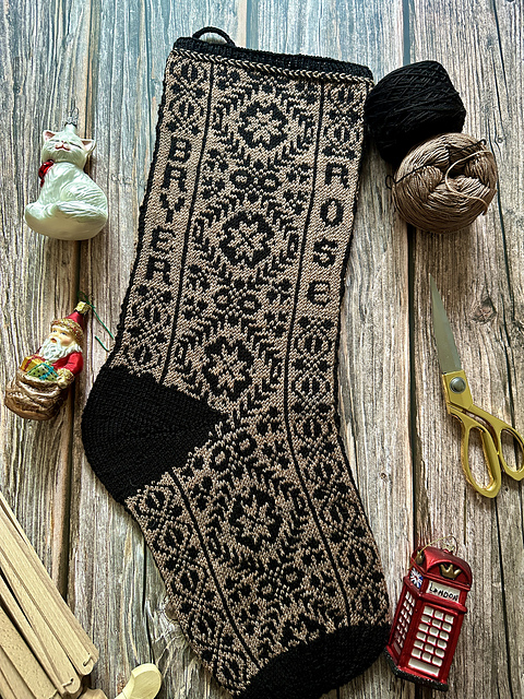 Ravelry: No. 5 Anne’s Stocking pattern by Birdsong Designs