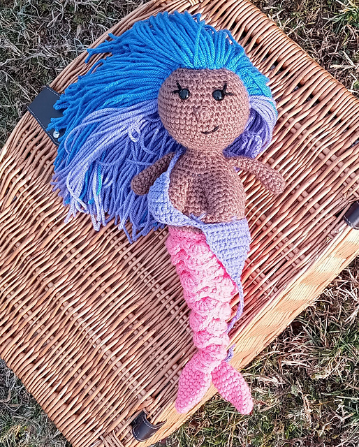 Ravelry: Busty Mermaid pattern by Krysta Mallory