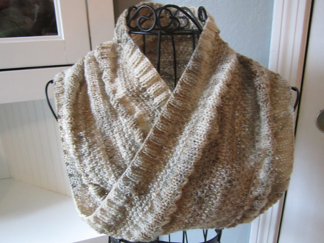 Ravelry: Sonia's Mobius & Hat pattern by Judy Cole