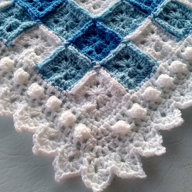 Ravelry: La Vie en Rose Border pattern by Helen of Apple Blossom Dreams