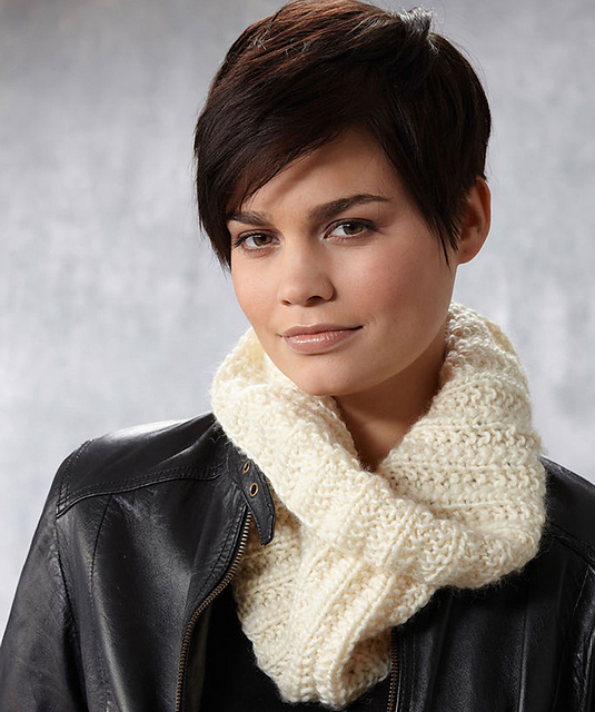 Ravelry: Easy In-the-Round Cowl pattern by Red Heart Design Team