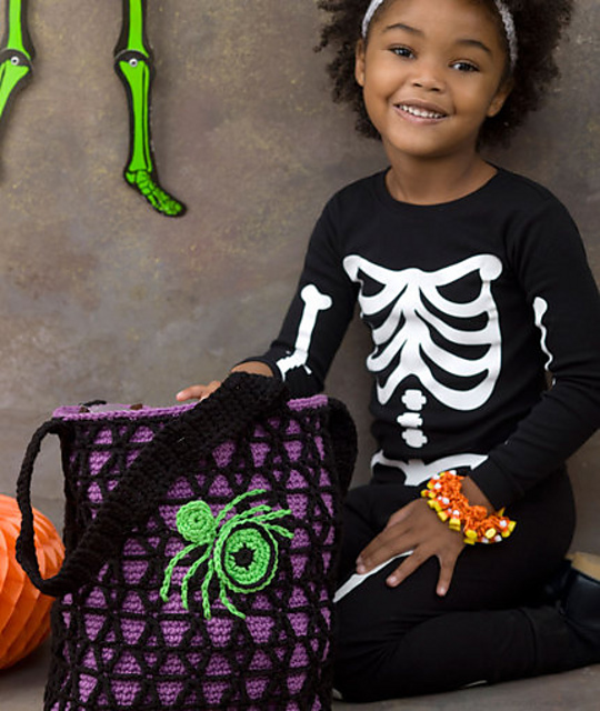 Ravelry: Spider Webby Bag pattern by Ellen Gormley