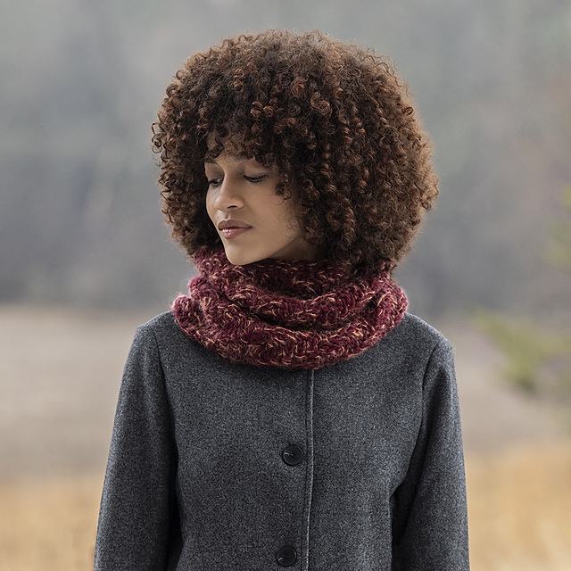 Ravelry: Spangle Cowl pattern by Bobbi IntVeld